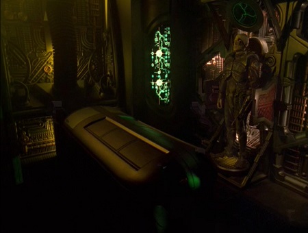 Star Trek: Voyager – The torpedo and shuttle “problem” – Trekking with ...